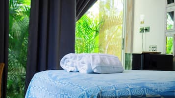 Quarto casal design | 1 quarto, frigobar, cofres nos quartos, individualmente decorados