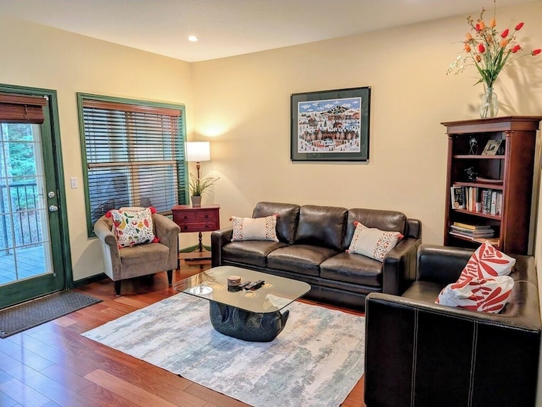 Chalet 124 At The Official Collins Lake Resort - Mount Hood, OR