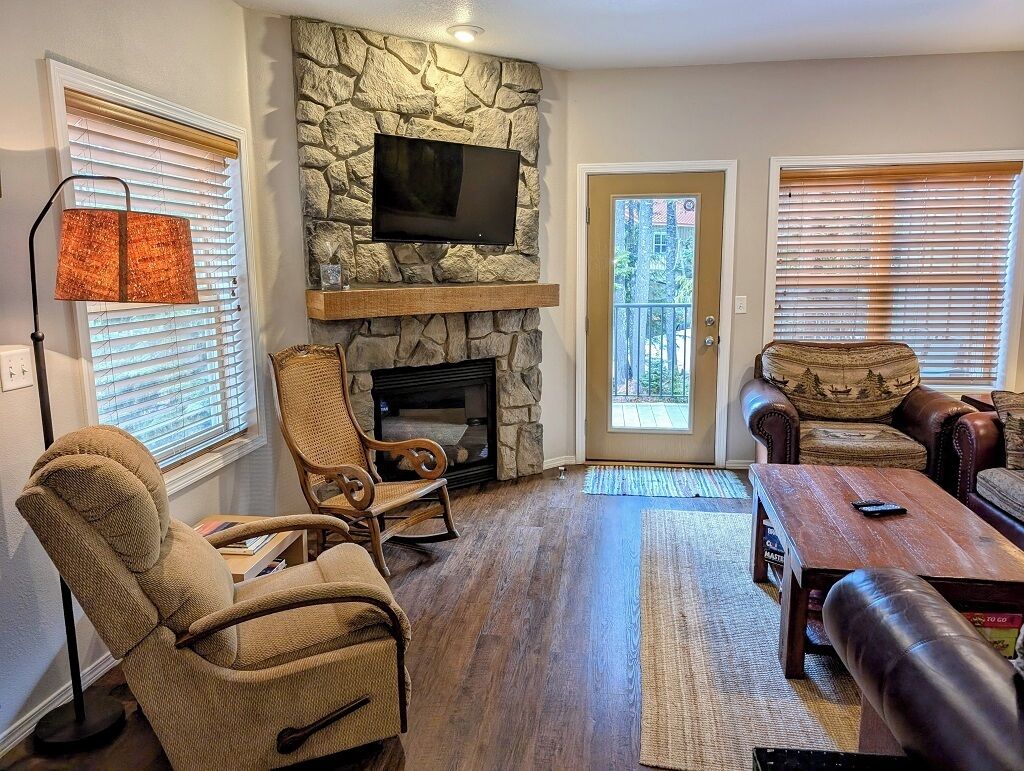 Chalet 121 At The Official Collins Lake Resort - Oregon