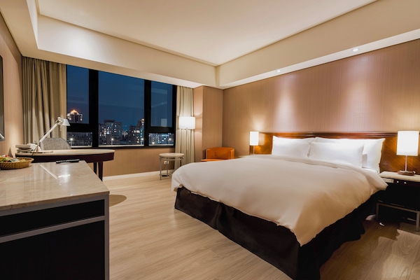 Quarto Duplo Premium | 1 quarto, minibar, secretária