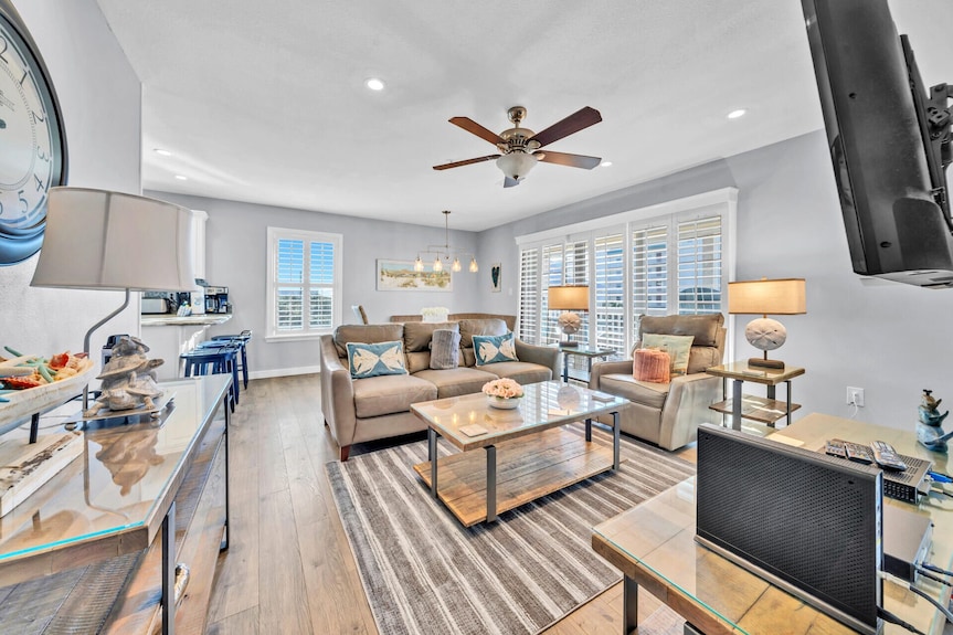 Heart Of Destin! Close To Attractions. Walk To Beach -St. Martin Beachwalk 433 - Destin