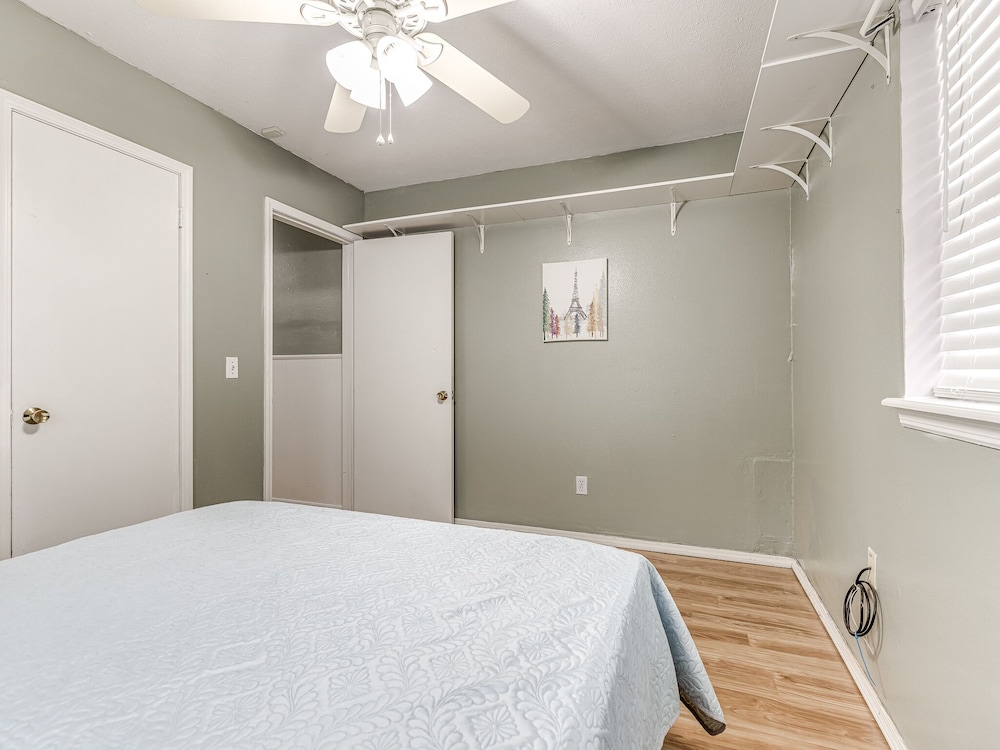 Cozy 3 Bedroom House Near Will Rogers International Airport And Downtown Okc - Oklahoma City, OK