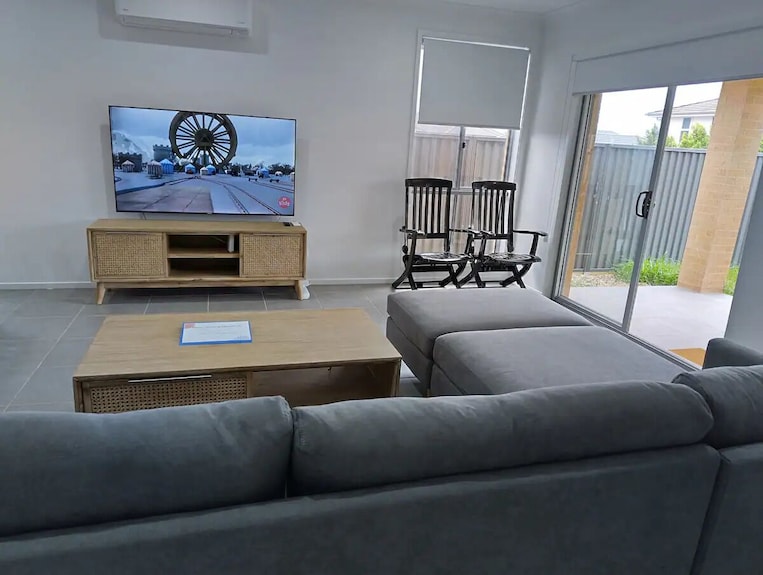 Homey Holiday House - Campbelltown