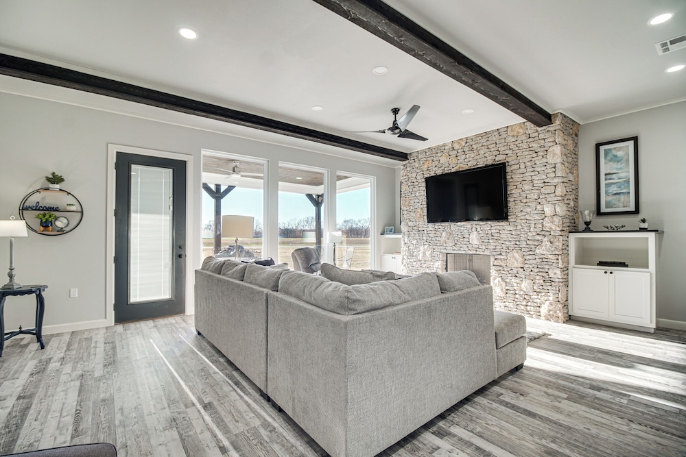 Near Shangri-la: Lake-view Monkey Island Home! - Grove