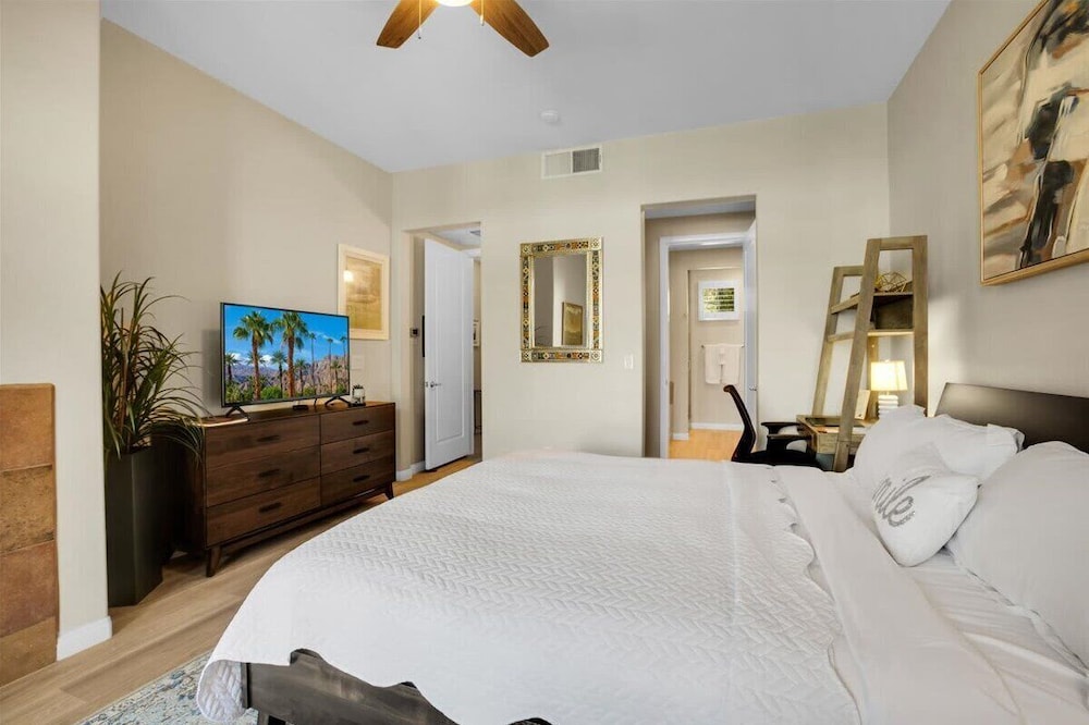 Modern Lq Studio Getaway, Steps To Pool/spa! #B - California