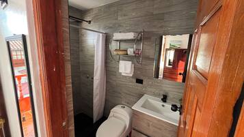 Quarto Duplo Deluxe | Casa de banho