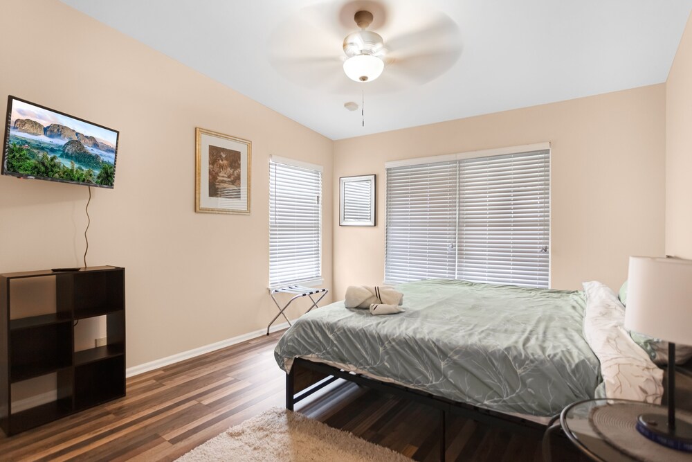 3b1b home with private backyard near medical centers - San Antonio | Vrbo