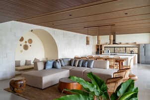 Villa | Sala | Smart TV de 42 polegadas com canais por cabo 