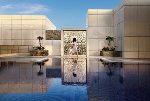 Piscina interna, piscina externa