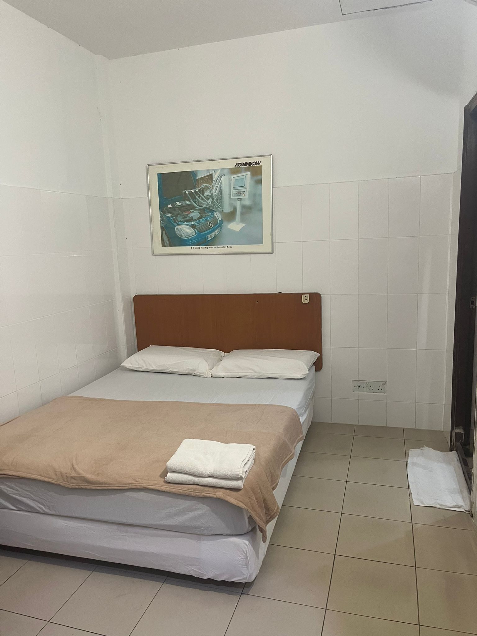 Amrise Hotel 12, Singapore: Reviews & Hotel Deals | Book at Hotels.com