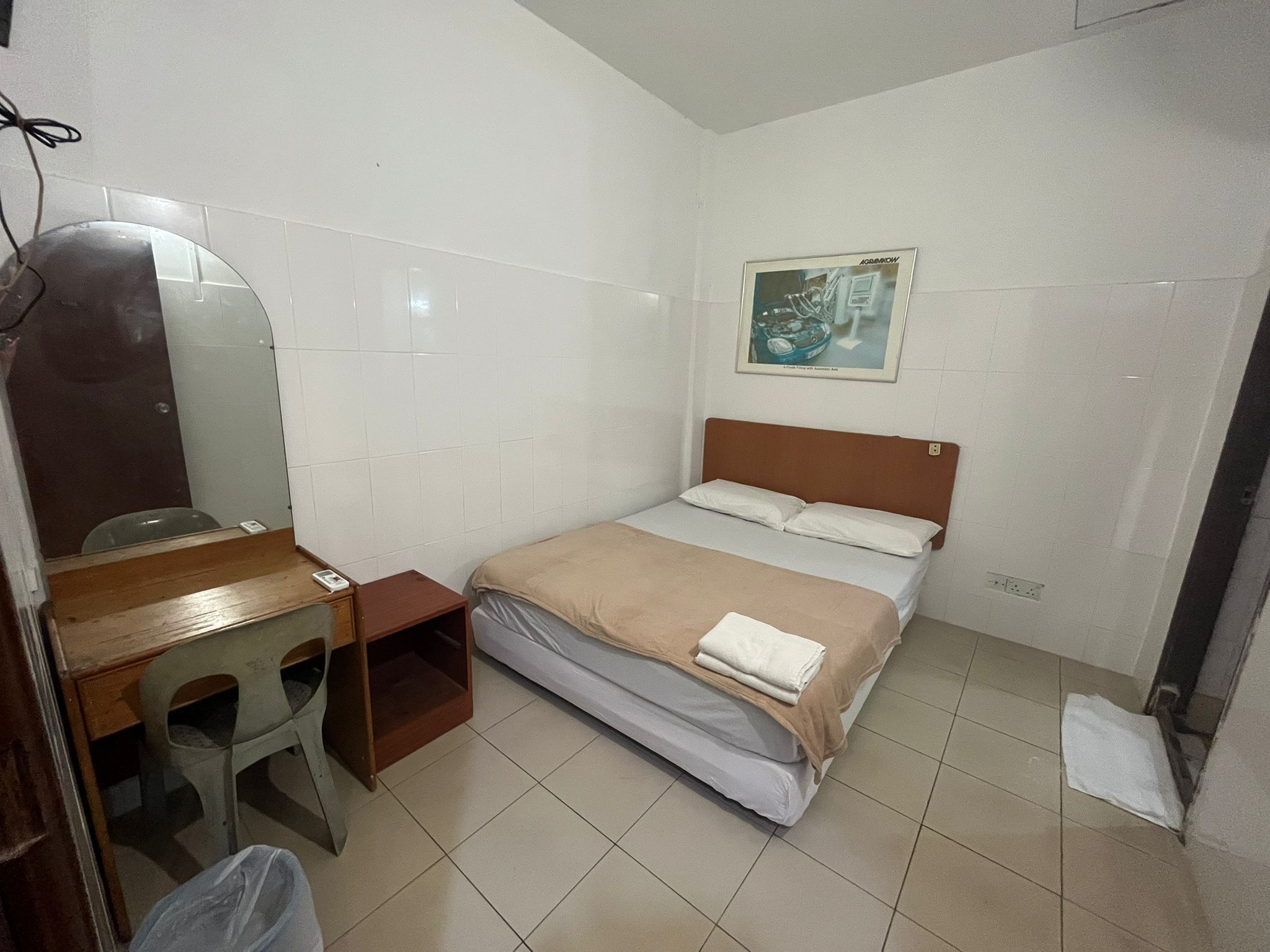 Amrise Hotel 12, Singapore: Reviews & Hotel Deals | Book at Hotels.com