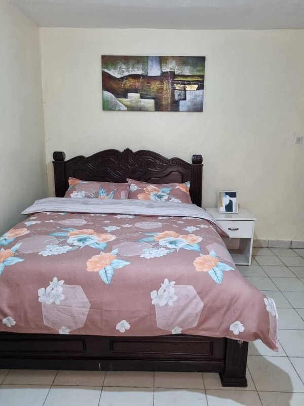 Lux Suites 2 Bedroom Donholm Bungalow - Nairobi