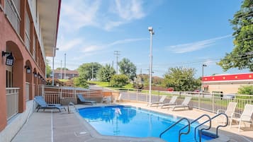 Piscina externa sazonal