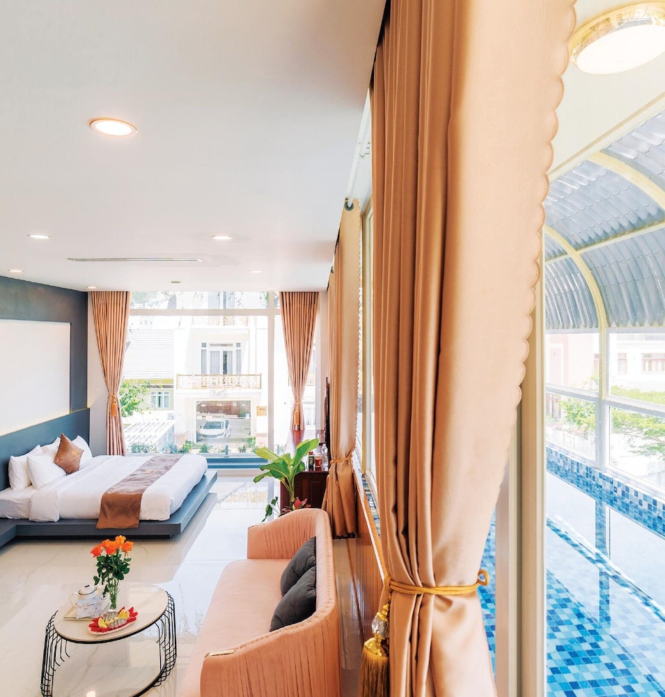 Quy Tai Premium Hotel - Dalat