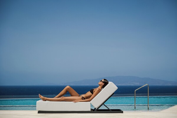 Domes Novos Santorini, Autograph Collection - Oia