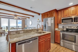 Apartamento em Condomínio Fechado, 1 cama king-size e sofá-cama (Ocean Song 324) | Cozinha privada