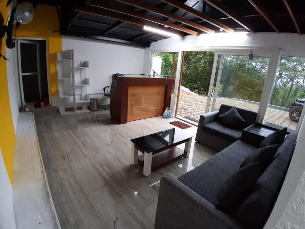 Misty Bush Munnar - Deluxe Double Room - Munnar