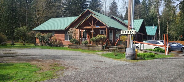 Glacier Peak Resort - Washington