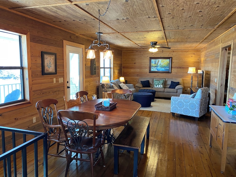 Gorgeous Views, Deep Water, In Peaceful /No-wake Cove! Fire Pit! - Lake Martin, AL