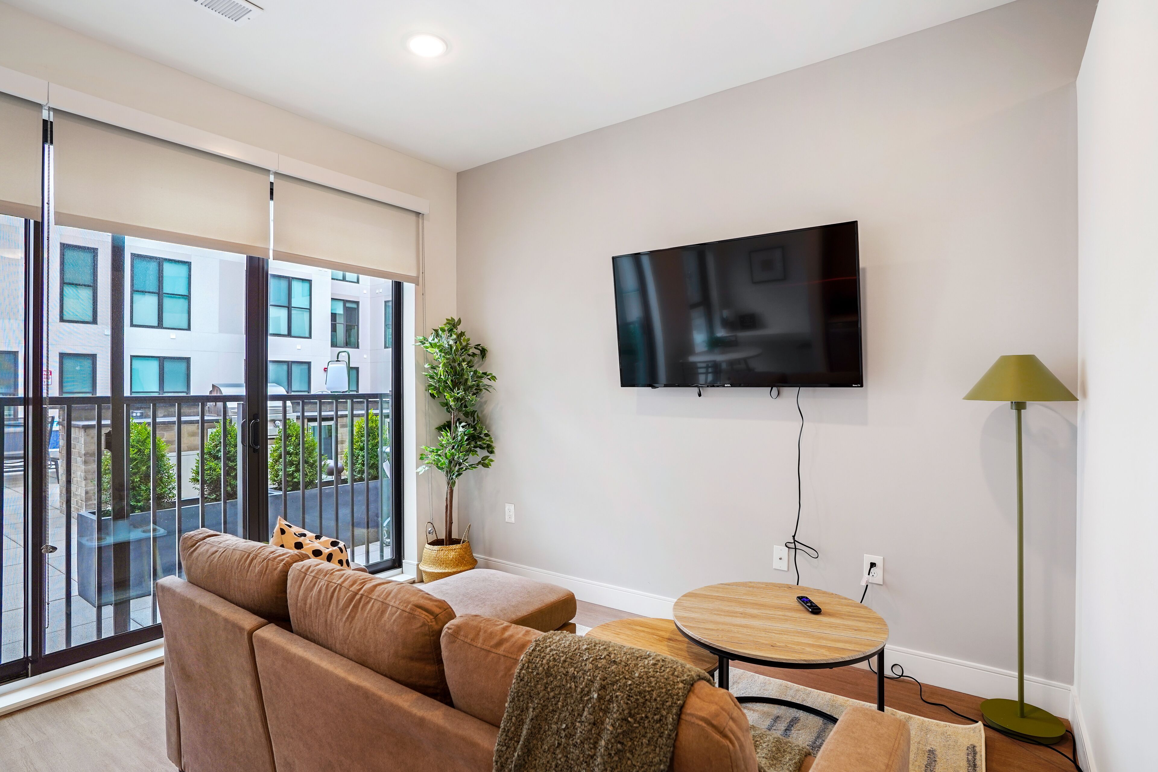 Luxury Living In Otr:1-br Oasis With Free Parking+pool+gym - Cincinnati, OH