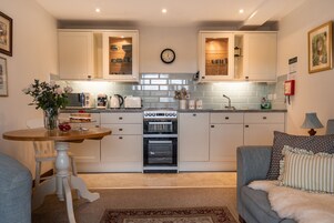 Casa de Campo | Cozinha privada | Um frigorífico, uma máquina de lavar louça, uma chaleira elétrica