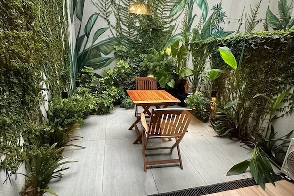 Quarto Duplo Básico | Sala de estar | Smart TV