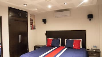 Cofre no quarto, com decoração personalizada