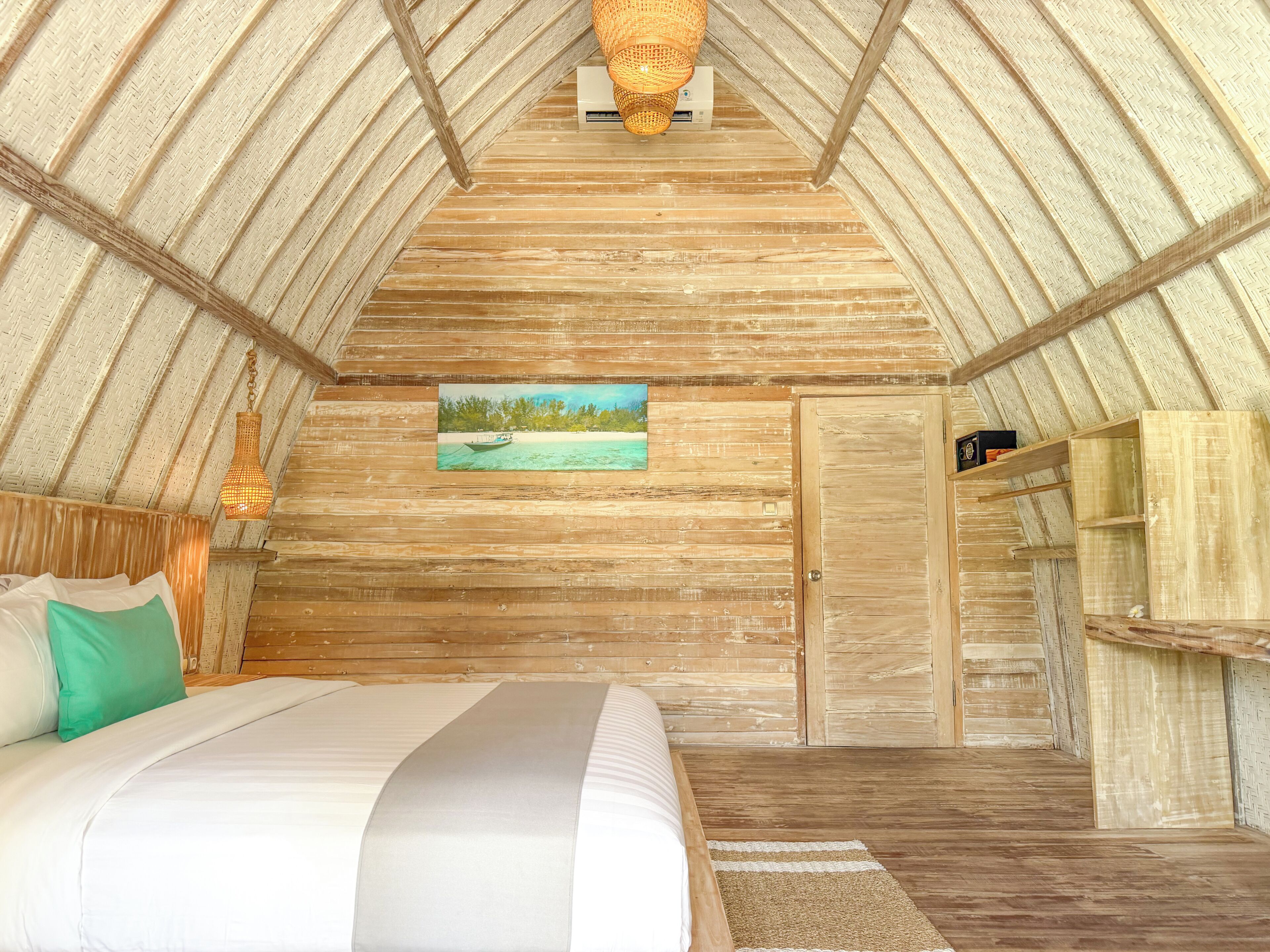 Bungalow Deluxe | Minibar, cofre no quarto, Wi-fi grátis, roupa de cama fornecida 