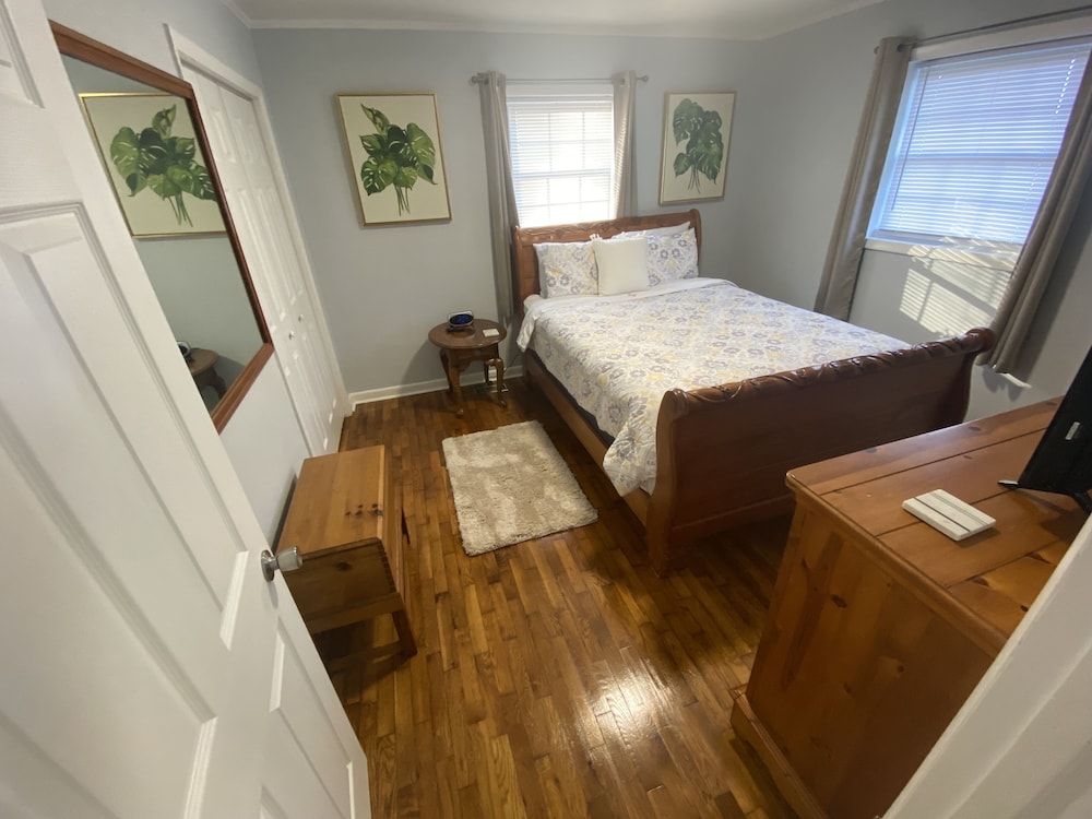 In Town Living - Ev Ready - Room For Large Vehicle & Trailer Parking - Woodmill Winery, Vale