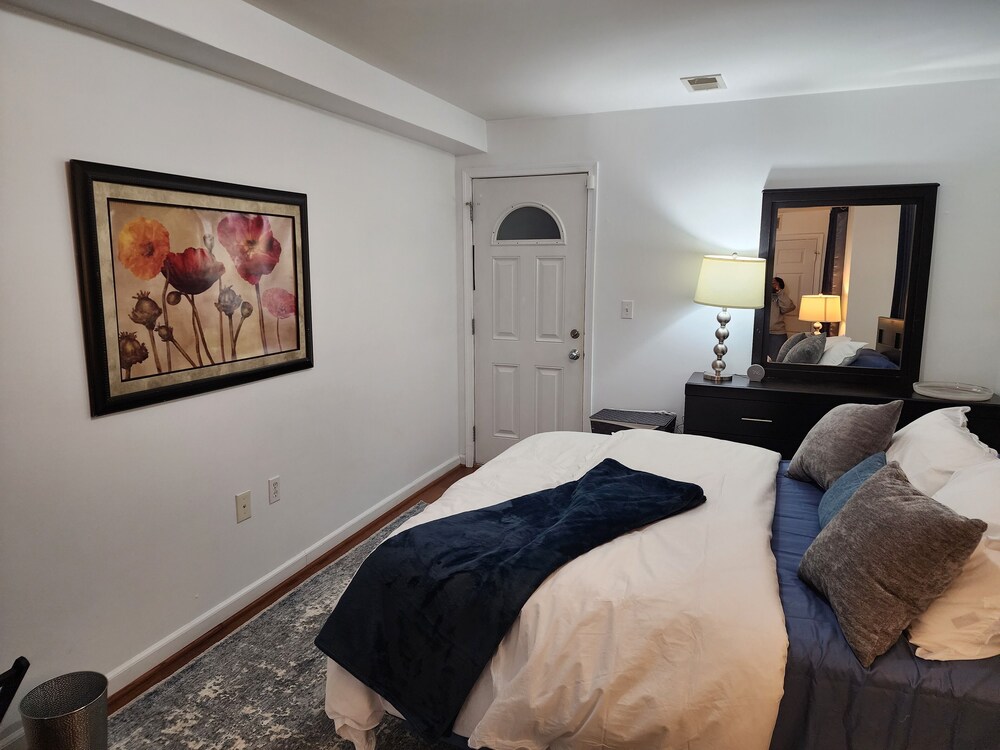 Charming 1 Bedroom Apartment in Historic Bloomingdale - Washington | Vrbo