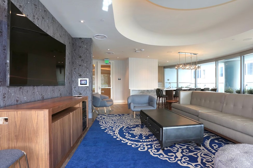 Premium Hayes Valley 1br W/ Gym, Pool, Movies & Bbq, By Blueground - San Francisco, CA