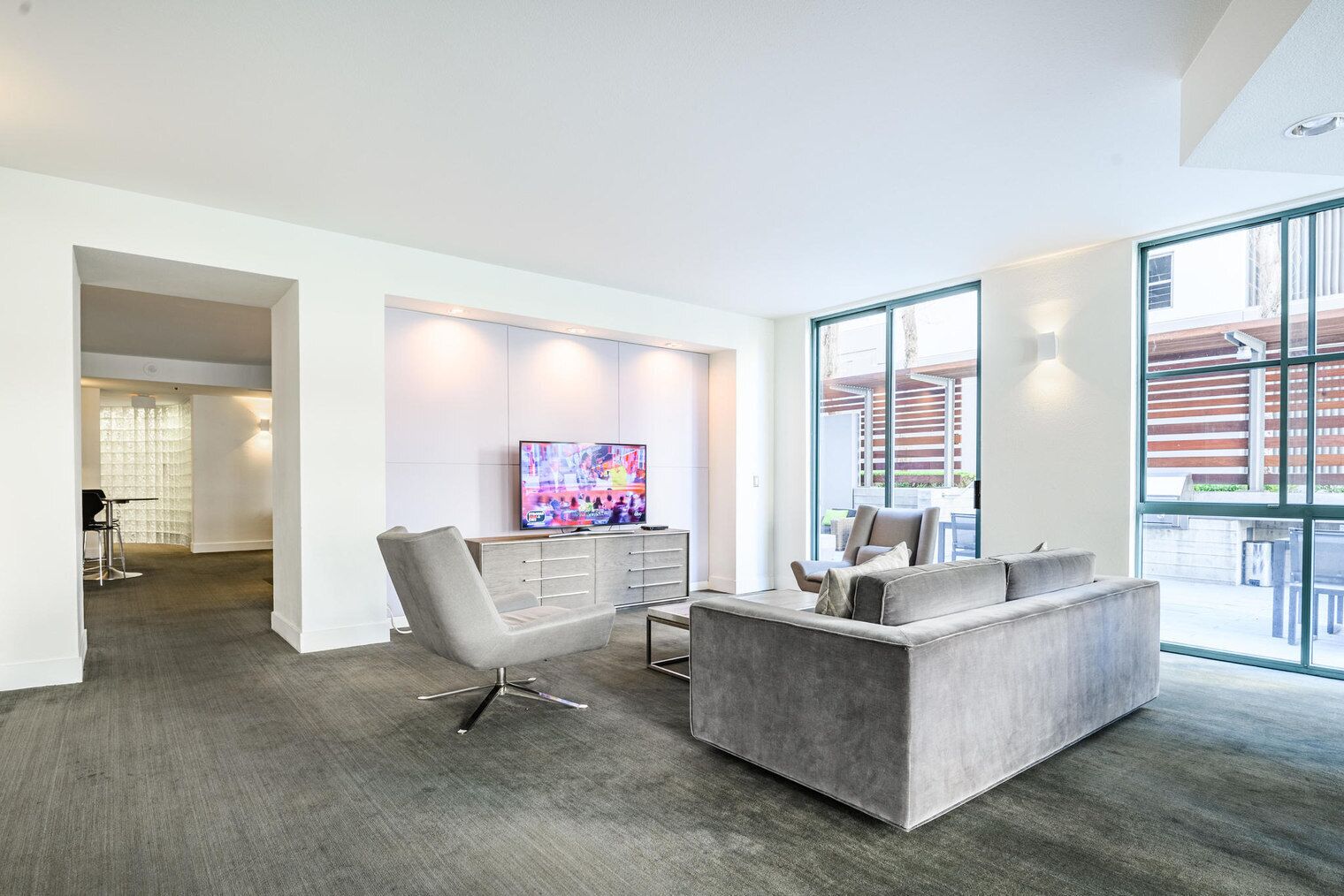 Beautiful South Beach 1br W/ Heated Pool, Near At&t Park, By Blueground - San Francisco, CA