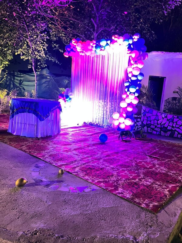 Green Leaf Cafe And Home Stay - Noida