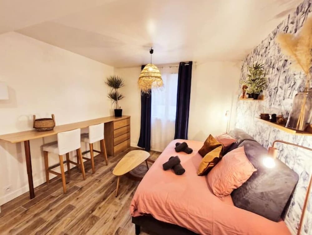 Studio "Noé", Au Pied Du Métro - Clichy
