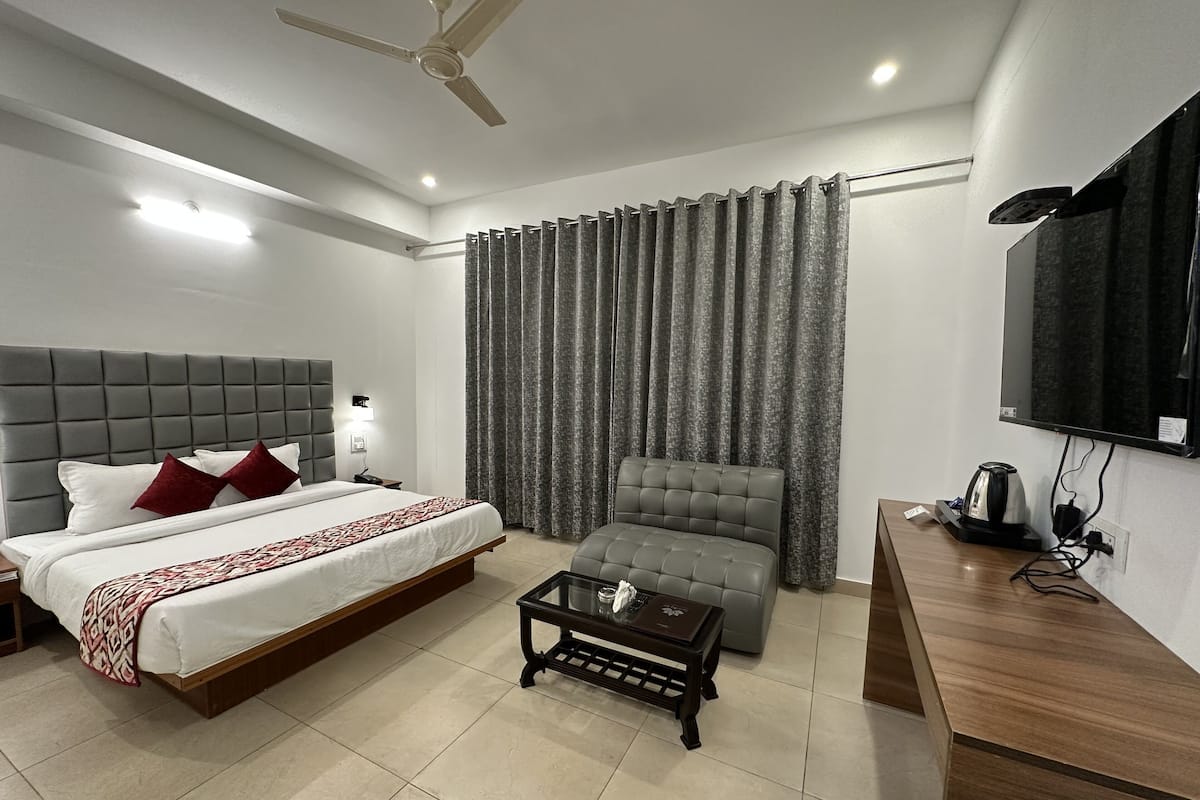 Quarto de Luxo | 1 quarto, cortinas/cortinados opacos, Wi-fi grátis