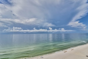 Na praia