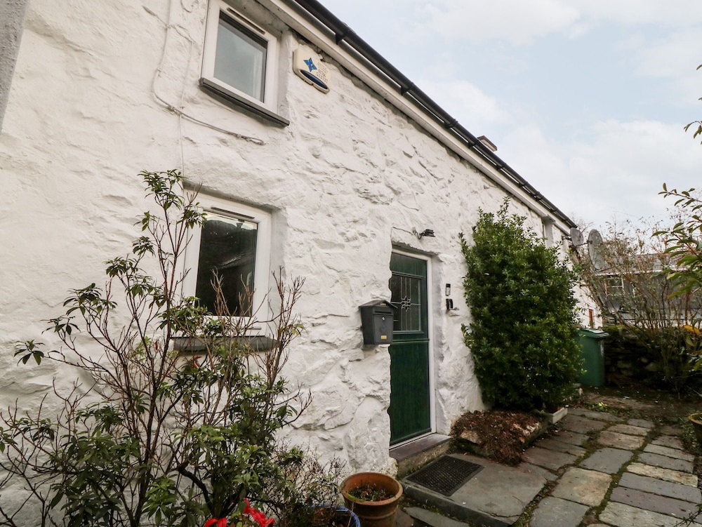 Is Y Graig - Beddgelert