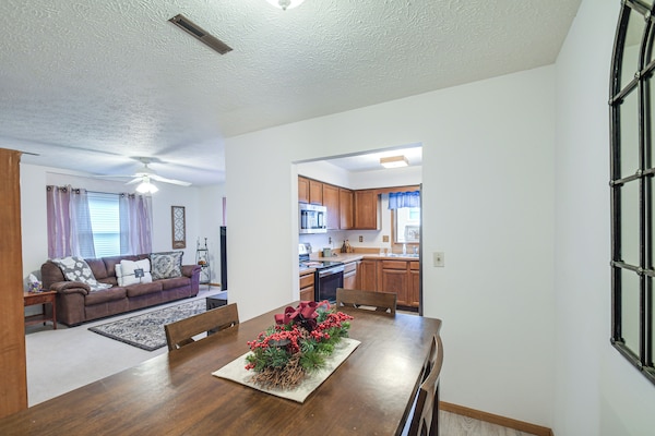 Welcoming Condo In Davenport: Central Location! - Carousel, Davenport