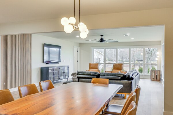 Grand Lakefront Home In Hot Springs W/ Boat Dock! - Hot Springs, AR