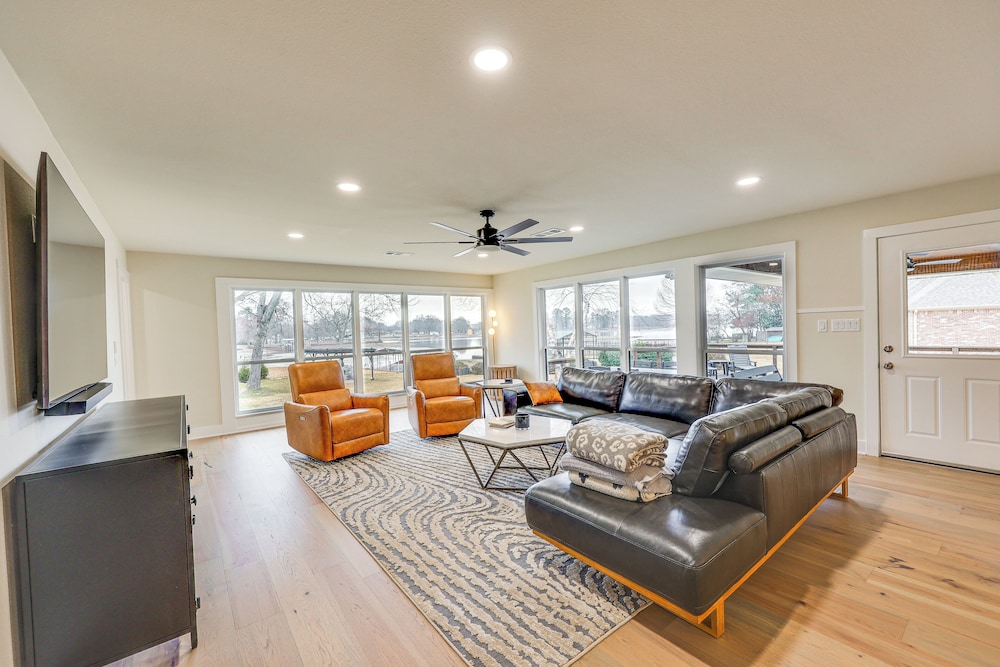 Grand Lakefront Home In Hot Springs W/ Boat Dock! - Hot Springs, AR