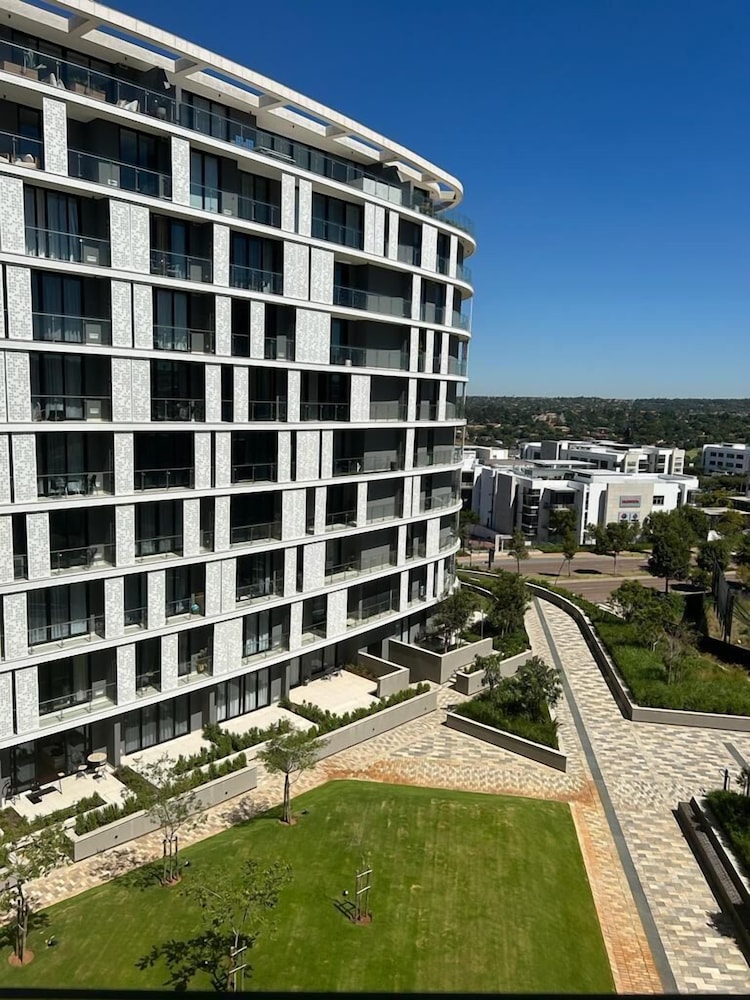 Executive Apartment At Ellipse Waterfall - Midrand