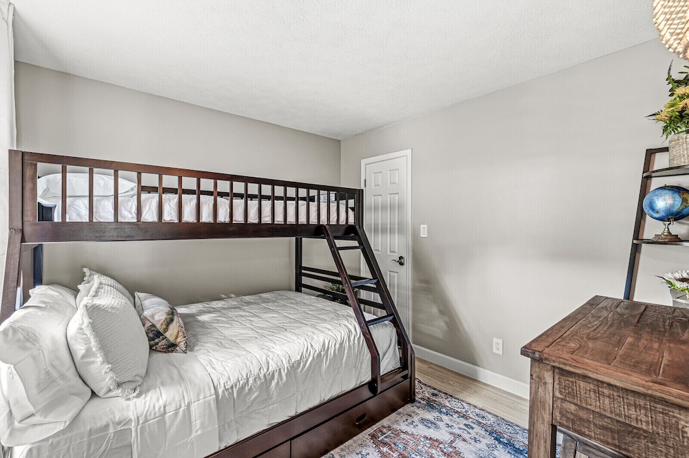Edelweiss Chic Retreat /Grand Park/ruoff/ Extended Stays Accepted - Noblesville, IN