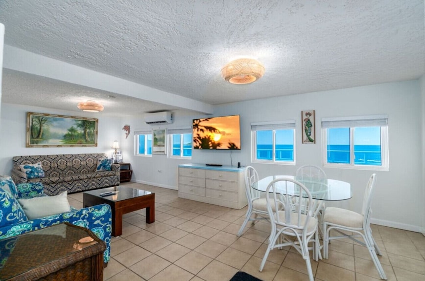 Oceanfront Villa With Pool Hot Tub & 5 Condos! Usvi - Saint John