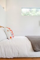 Casa de Luxo | 1 quarto, cofre no quarto, ferro/tábua de engomar, Wi-fi grátis 