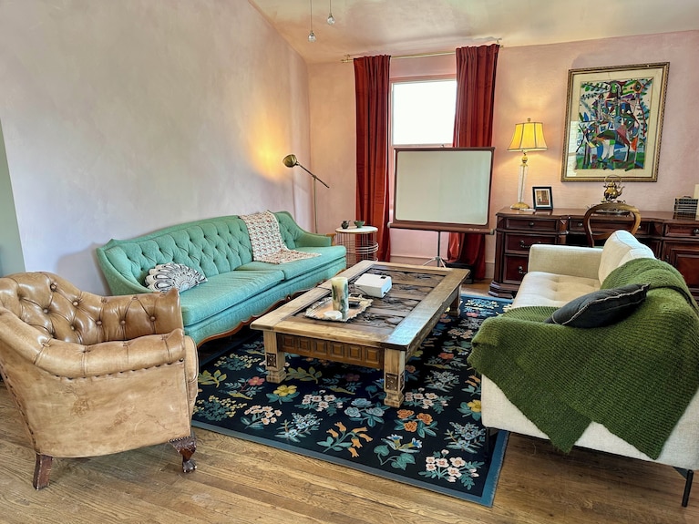 Charming Cottage Near Downtown Denver & Winter Park Ski Train. Pets Are Free! - Denver, CO