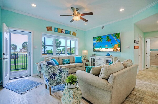 Beach Boardwalk 2 Pools, Tennis & Pickleball Shorely Blessed By Avantstay - Port Aransas, TX