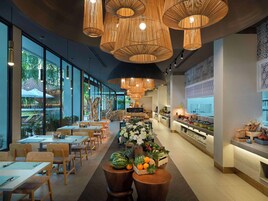 Café da manhã com buffet todos os dias (THB 490 por pessoa) 