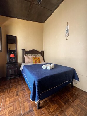 Quarto Duplo Standard, 1 quarto | Wi-fi grátis, roupa de cama fornecida 