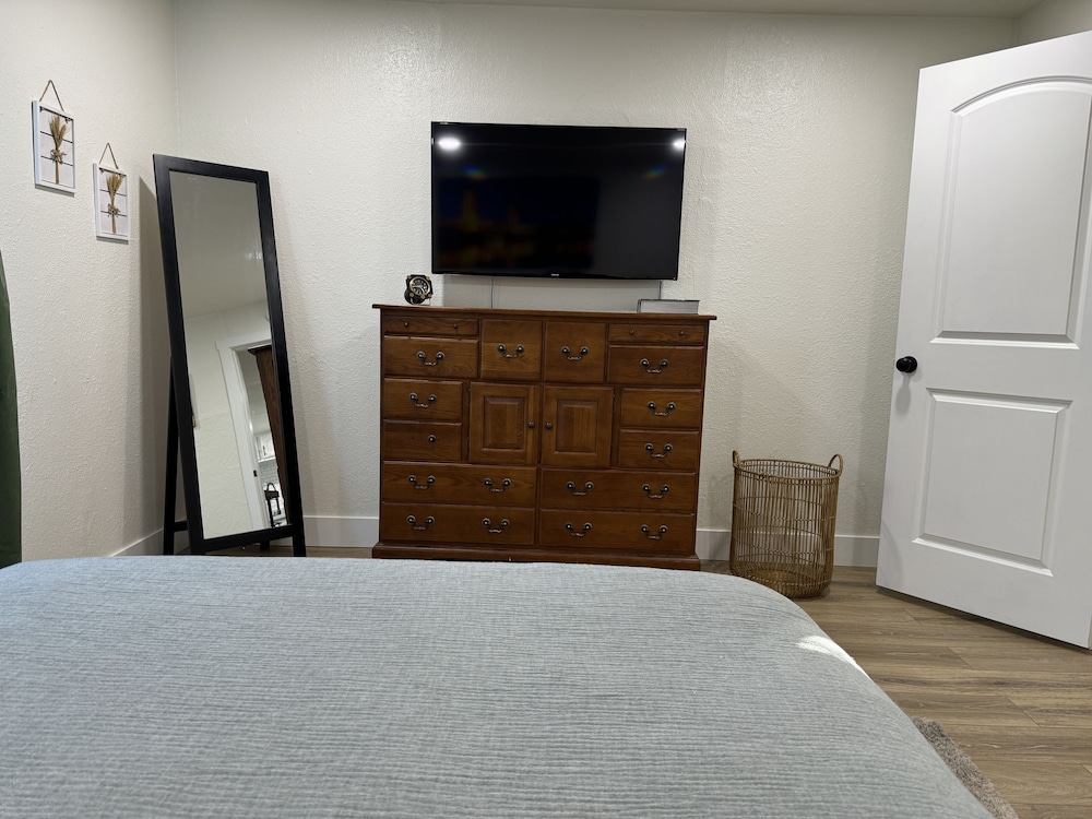 Charming Guest House In East Sac - Sacramento, CA