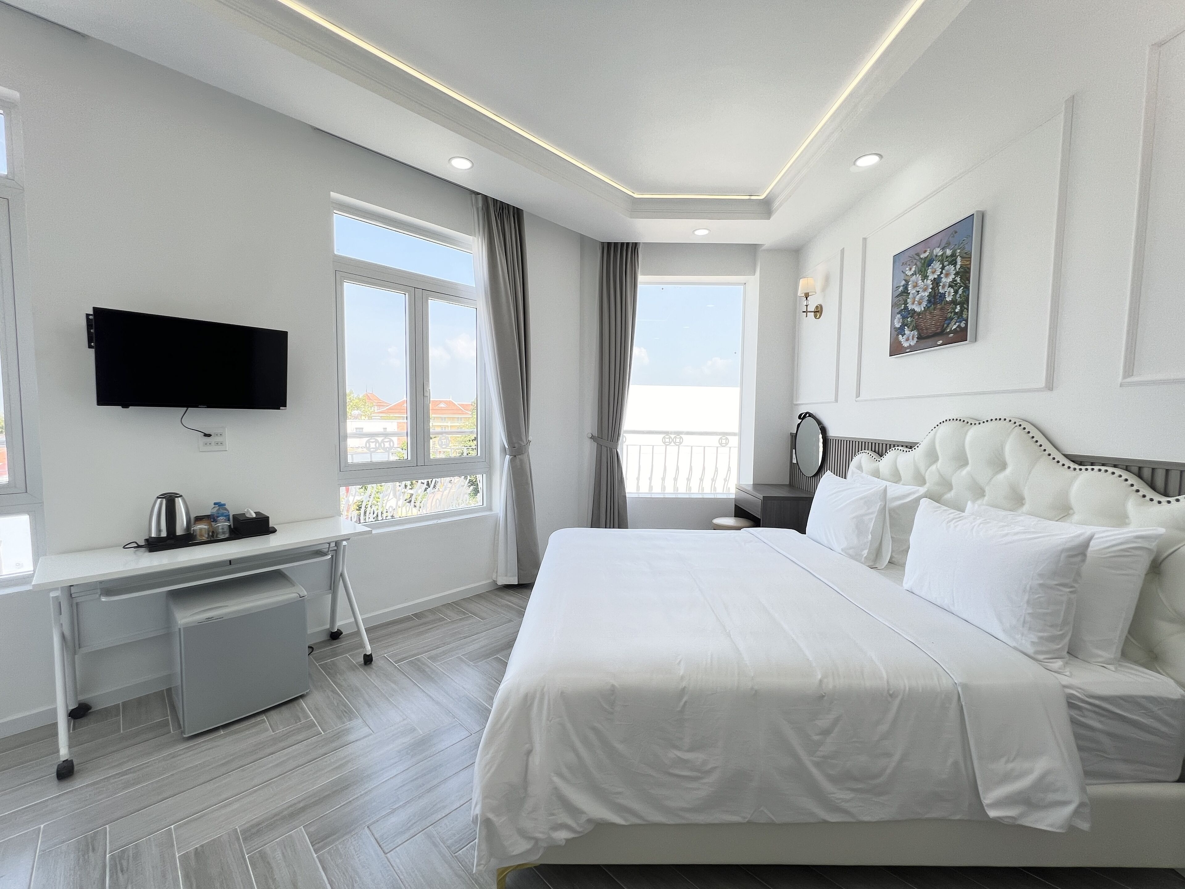 Quarto casal executivo | Roupas de cama premium, frigobar, escrivaninha